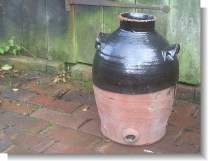 Hiscock And Shepherd Antiques - SLIPWARE & country